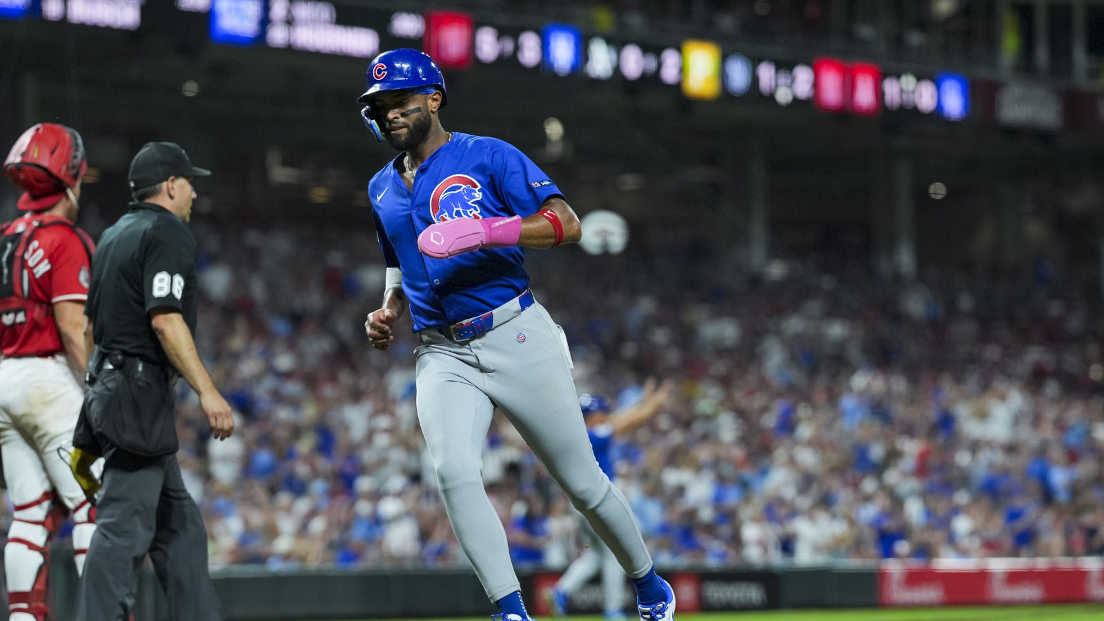 Rockies ink ex-Cubs, Twins utilityman to 2-year deal