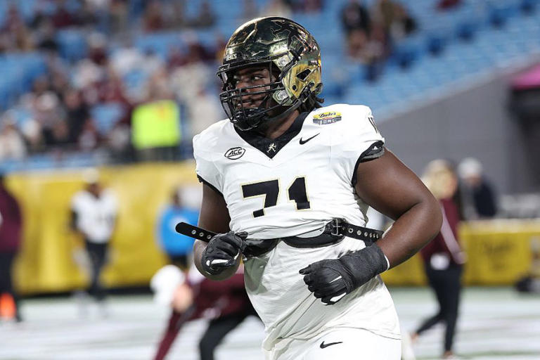 Transfer portal: Texas continues offensive line rebuild, signs Wake ...