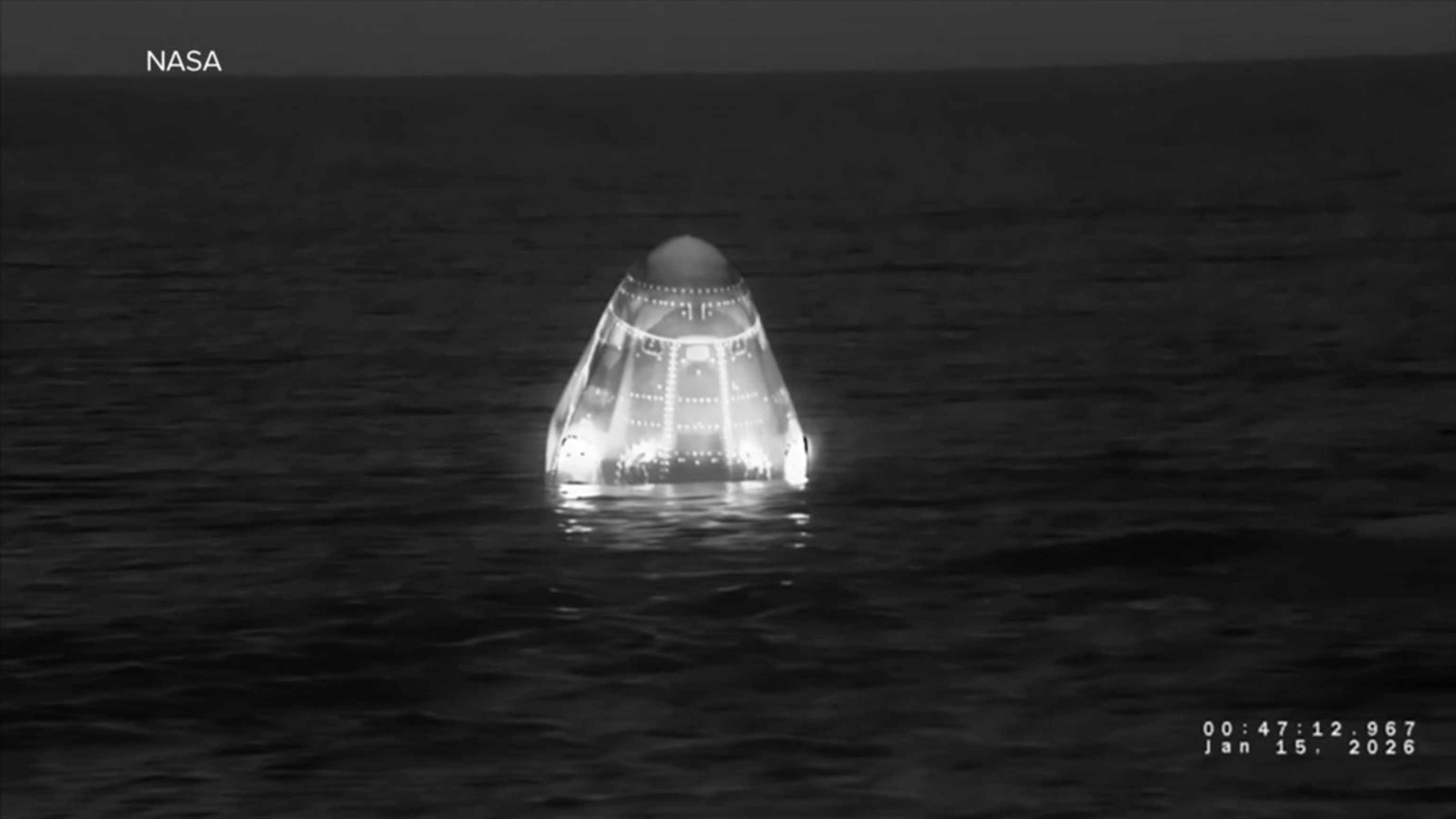 4 astronauts splash down in Pacific after first-ever medical evacuation ...