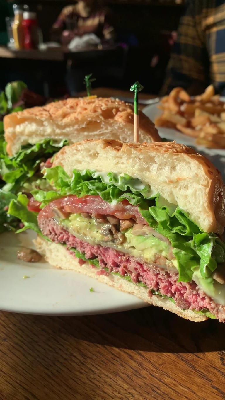 These are old-school California burger joints that taste like pure ...