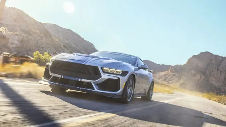 Shelby Super Snake 2026, con un V8 con 830 hp ¿mejor que el Ford ...