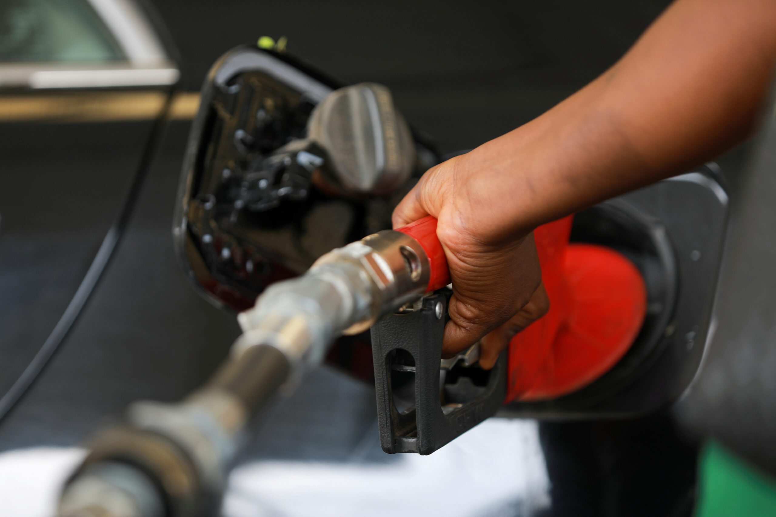 Fuel prices seen surging by up to P2/liter on Jan. 20