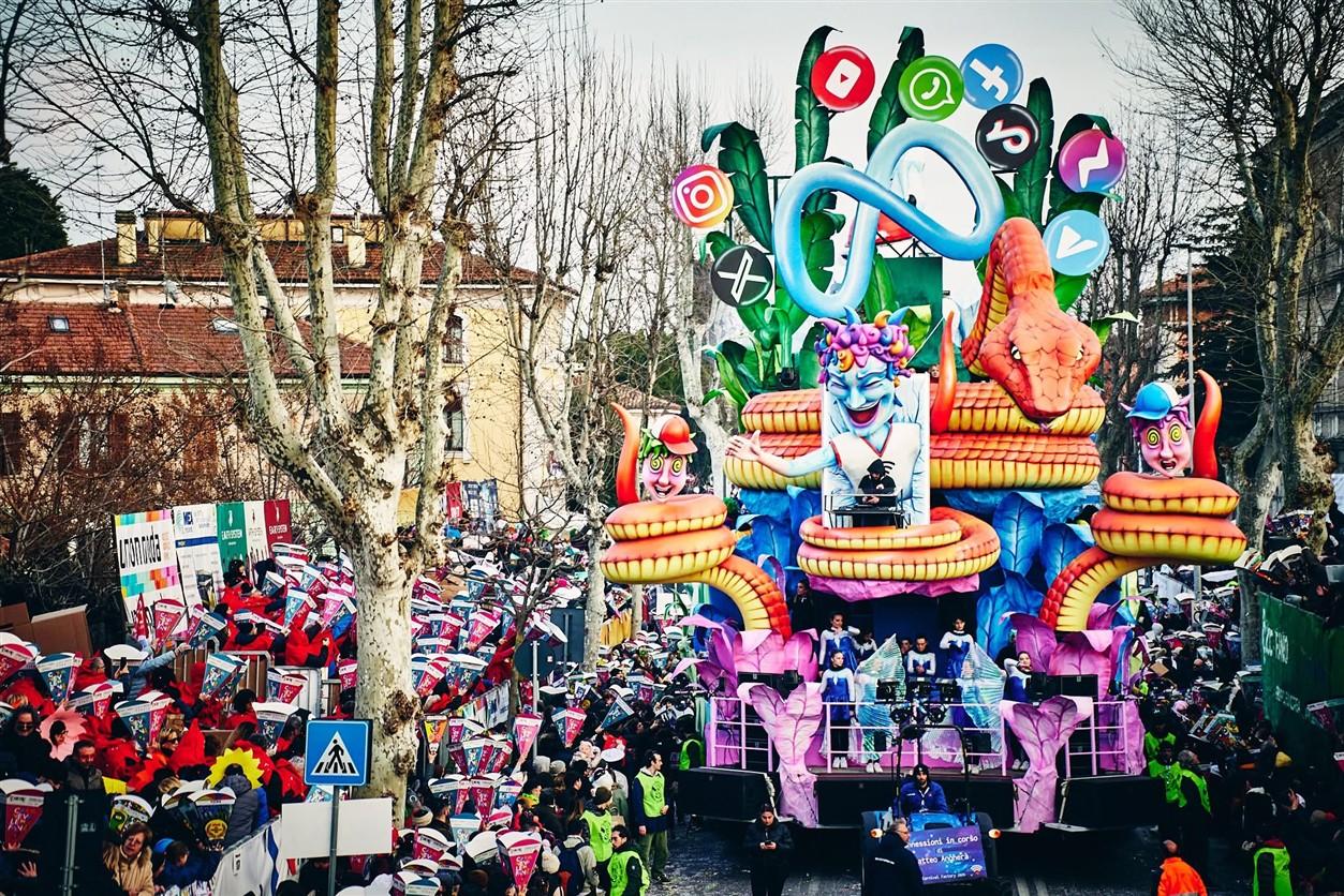 Carnevale di Fano, vola la mongolfiera: la firma il maestro Dante Ferretti