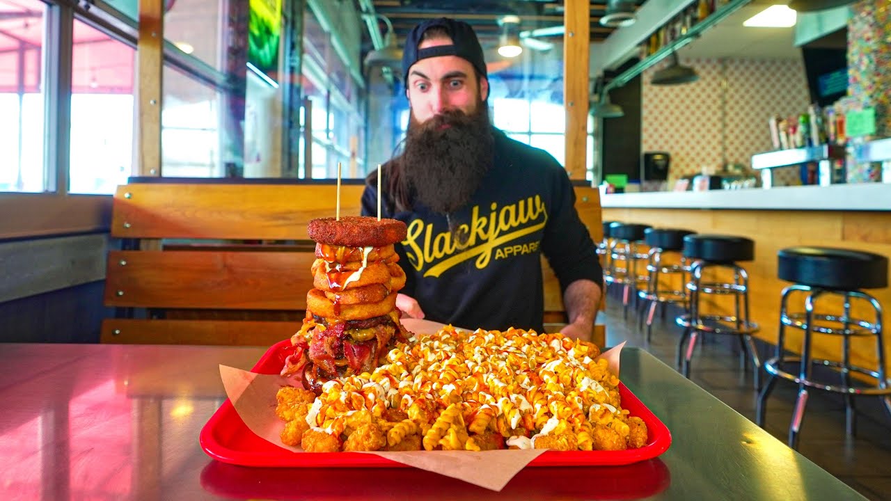 Finish this mac & cheese challenge and they put your name on a plaque ...