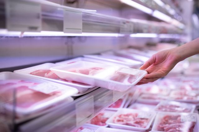 Study makes alarming discovery about 'discolored' meat sold at grocery ...