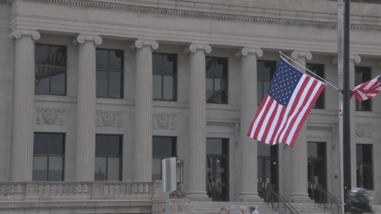 Attorney shortage in Iowa's legal deserts prompts call for more public ...