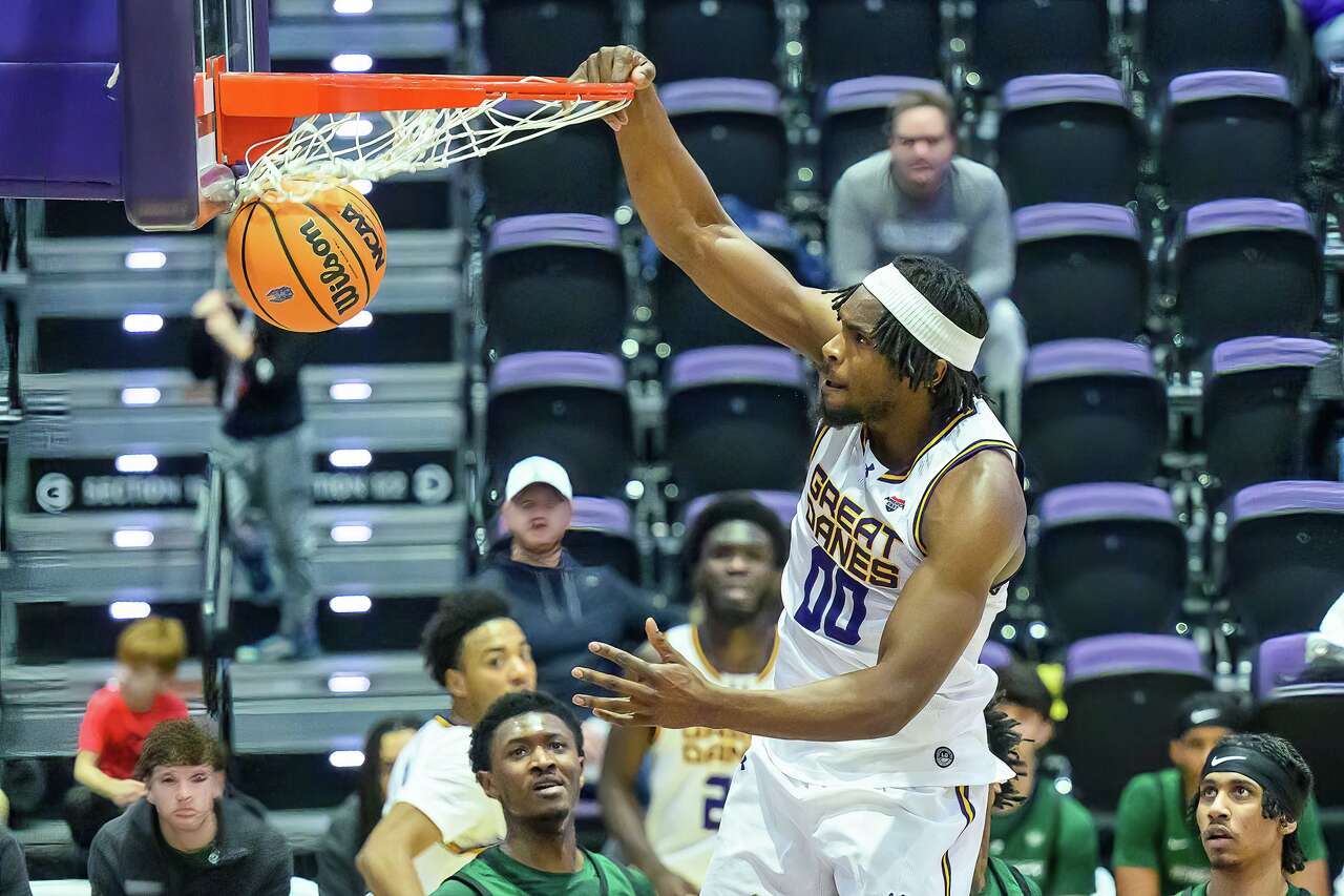 UAlbany men's basketball rides strong second half to win over Binghamton