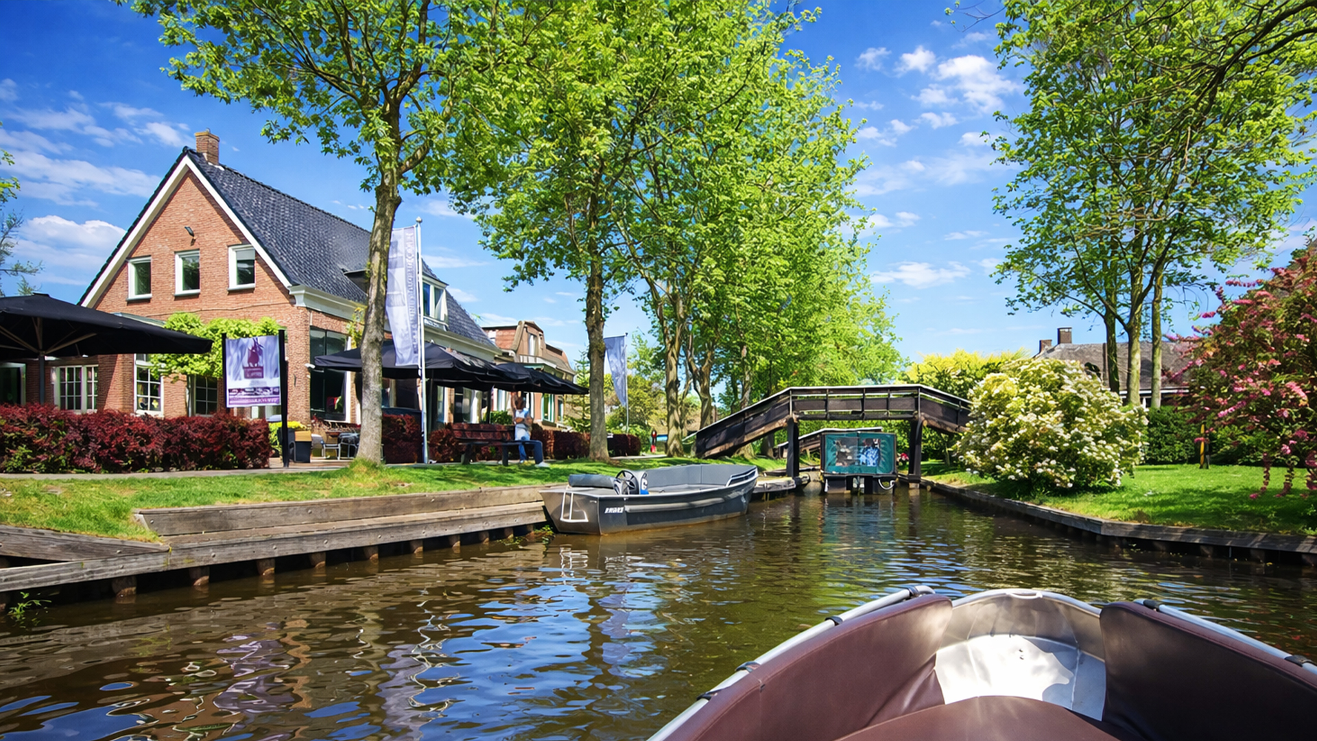 Scenic boat tour in Giethoorn Netherlands water village (4K)