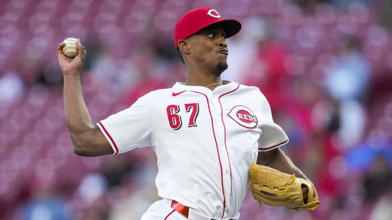 Seattle Mariners add 27-year-old reliever from Cincinnati Reds