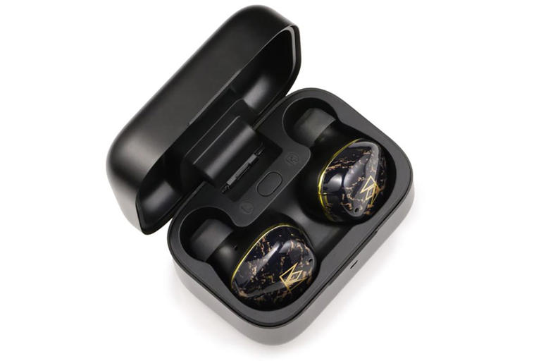 Noble Audio、トライブリッド完全ワイヤレス「FoKus Rex5」に精悍な新色“ブラック”