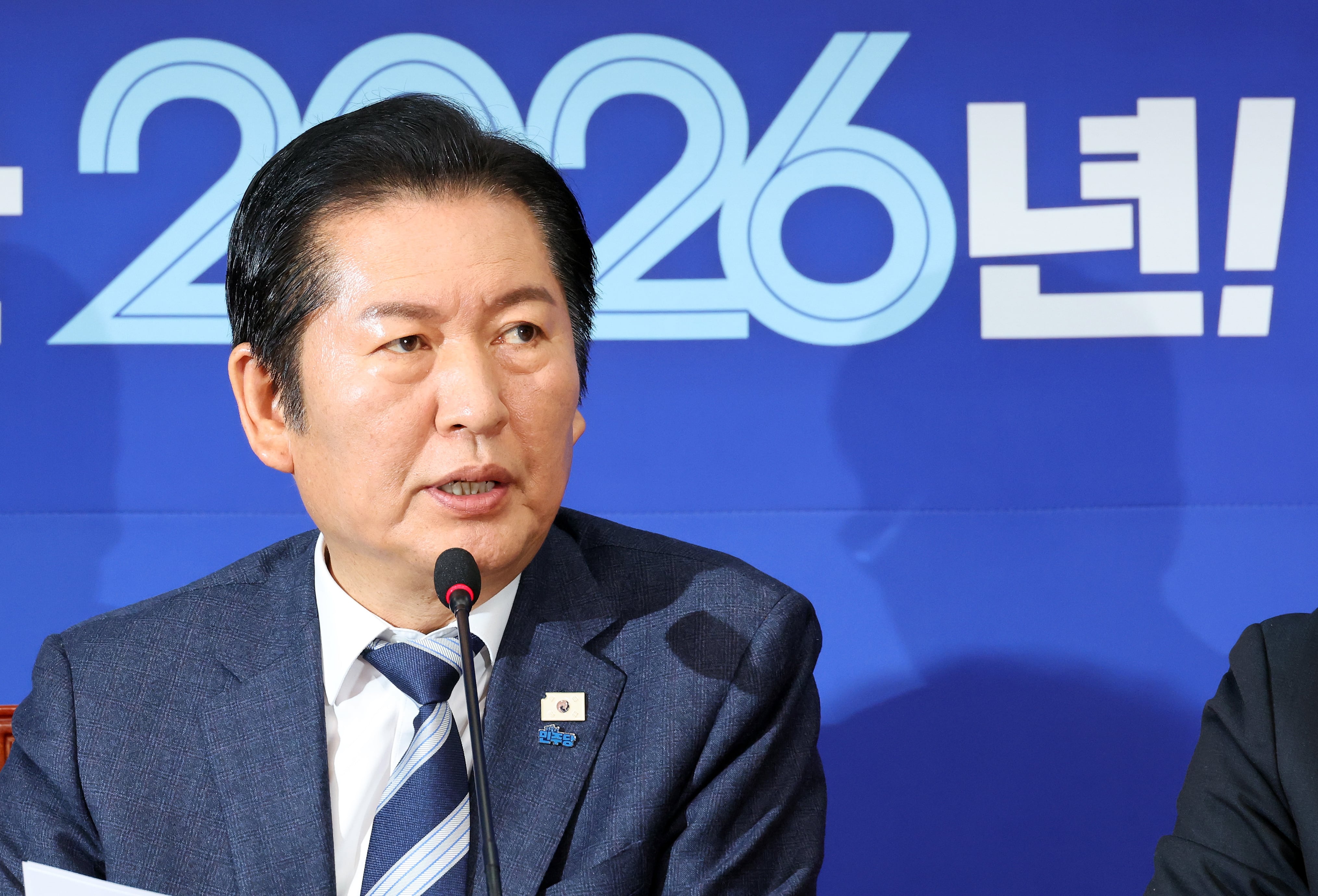 Democratic Party leader labels Jang's hunger strike 'tantrum'