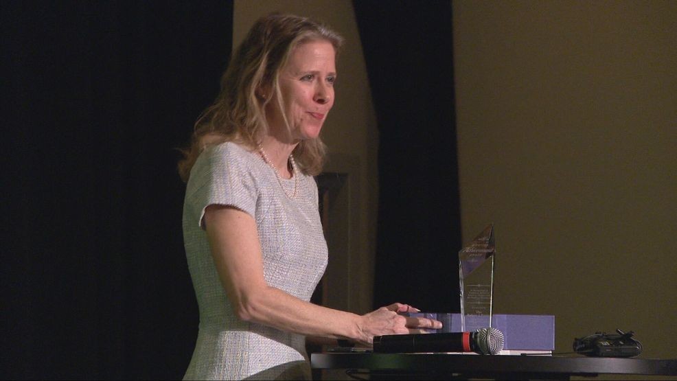 Wisconsin Supreme Court justice visits Green Bay to accept lifetime ...