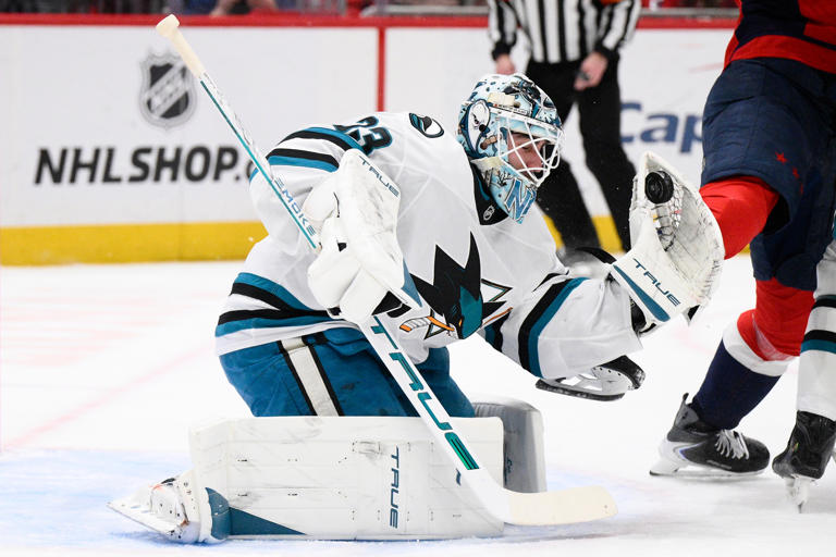 Sharks' 3-goal second period keys 3-2 victory over Capitals