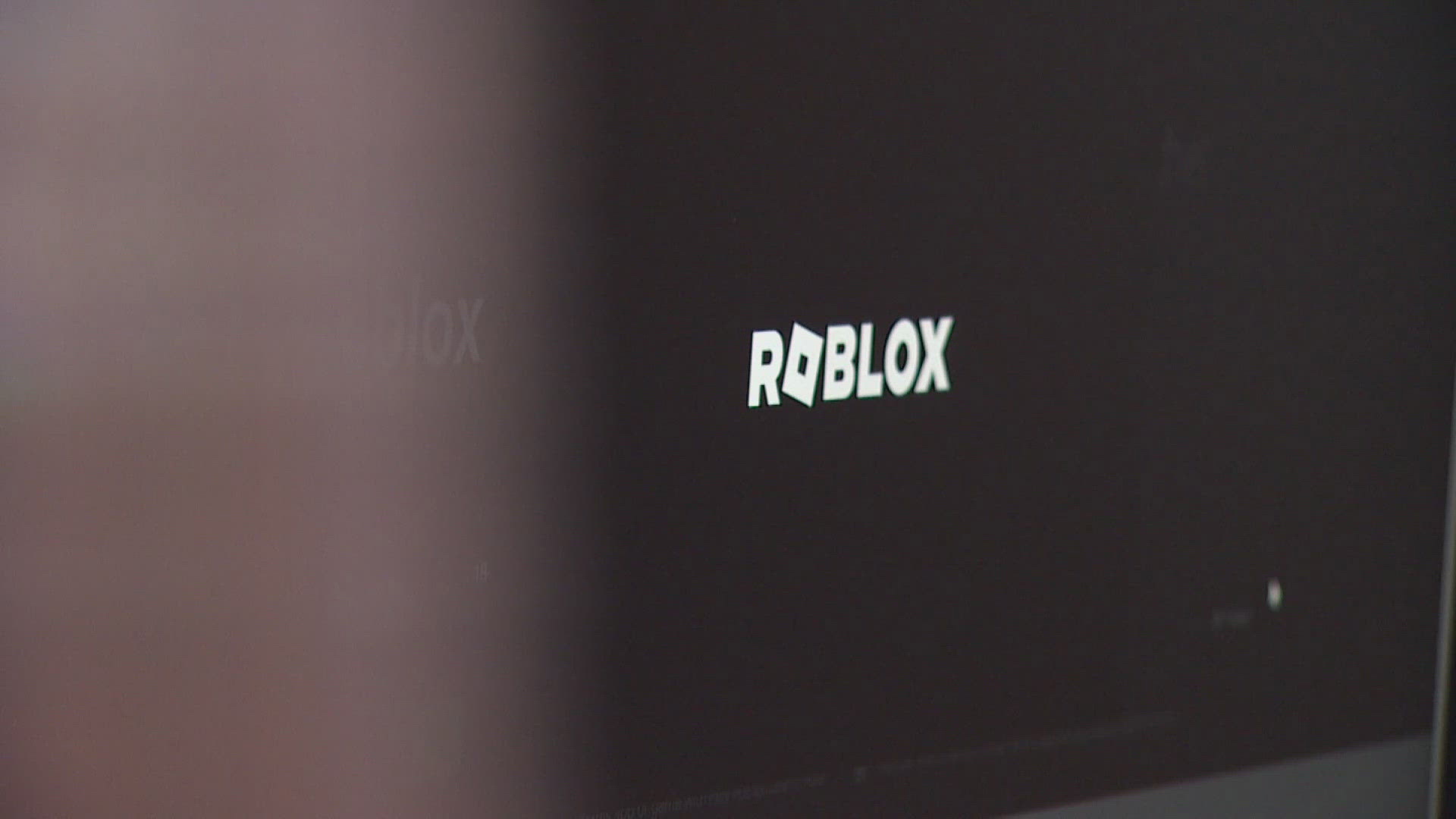 Snohomish County parents sue Roblox after alleged exploitation of 12 ...