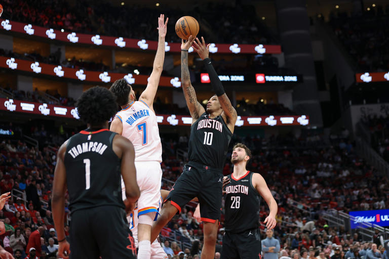 Photos: Best images from Thunder's 111-91 win over Rockets