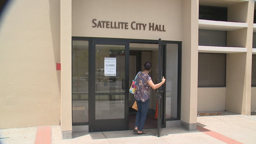 Satellite city halls create new payment option in efforts to go cashless