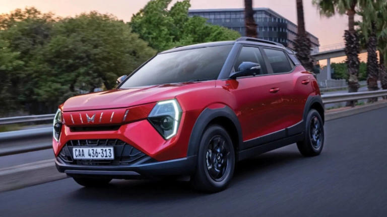 Mahindra XUV 3XO FAQ explained: Variants, features, skyroof ...