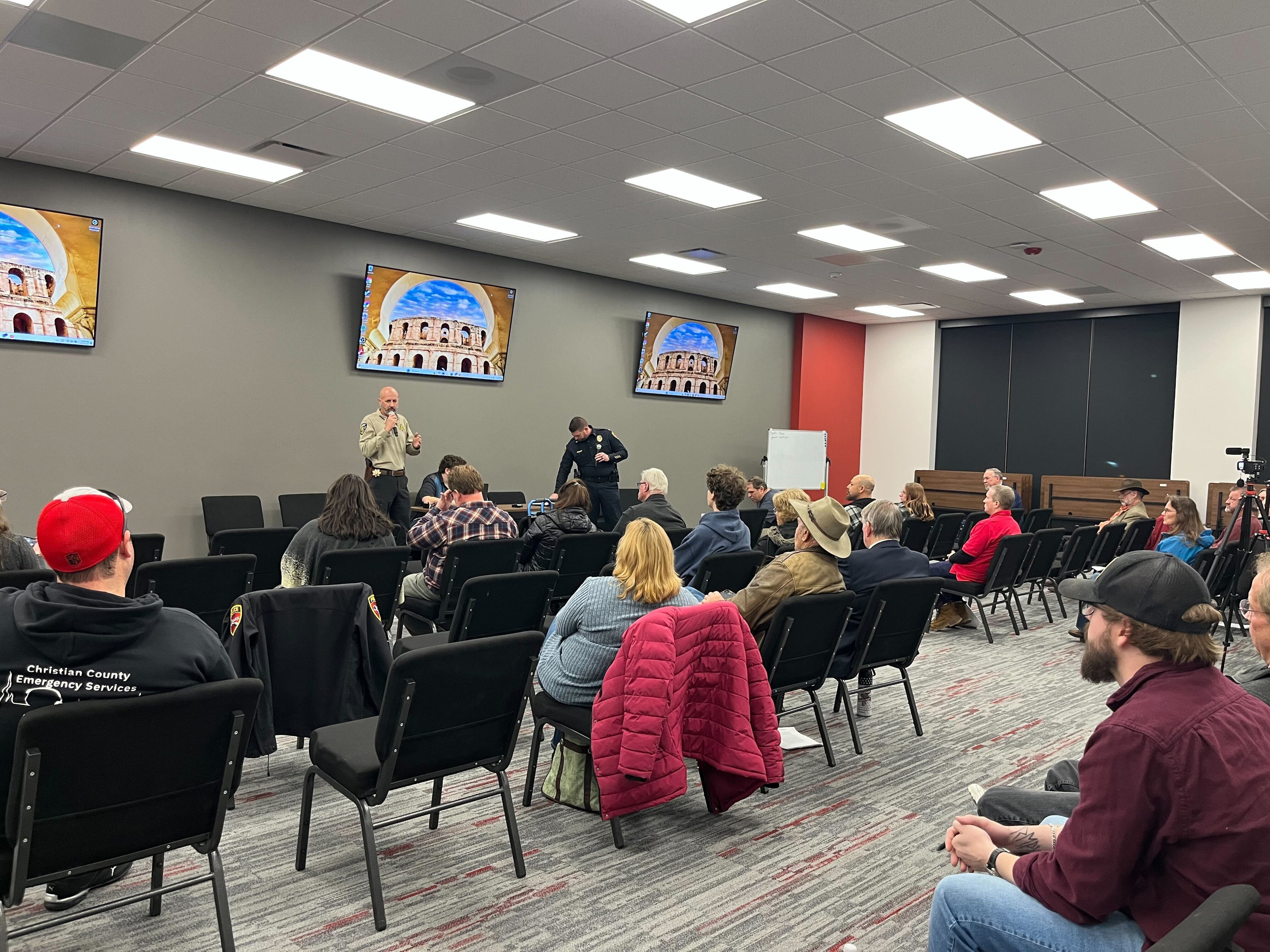 Dozens gather to question Christian County law enforcement about ...