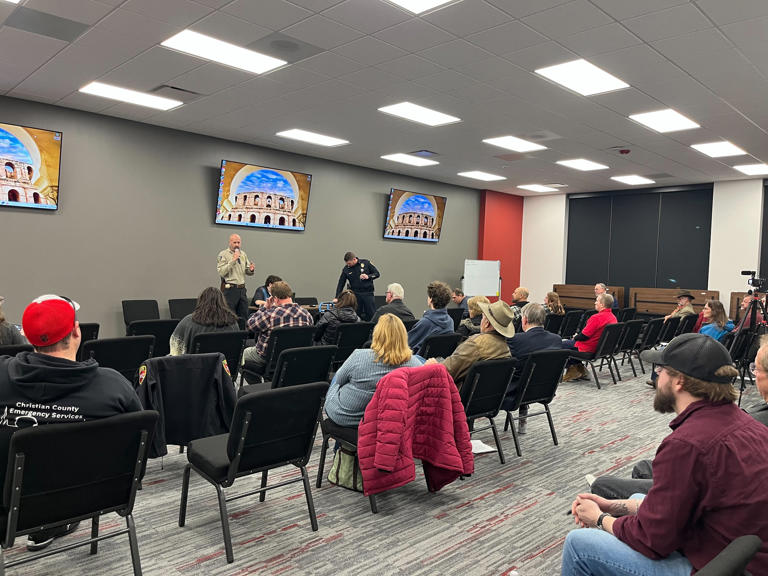 Dozens gather to question Christian County law enforcement about ...
