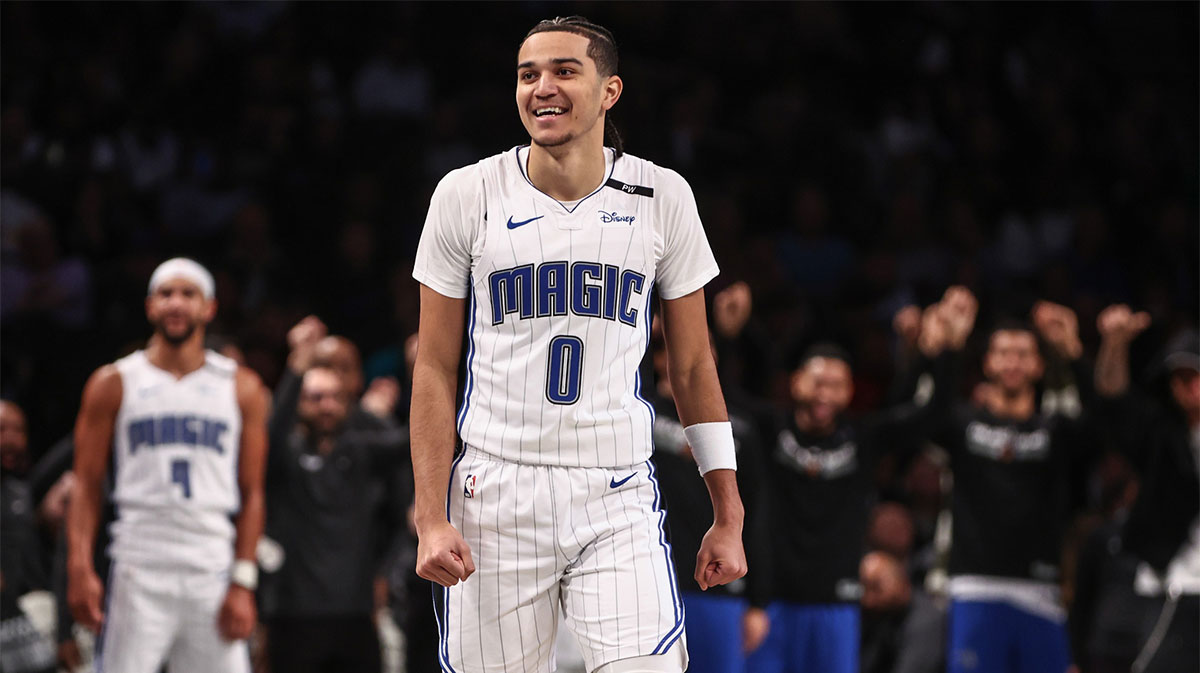 Anthony Black’s jaw-dropping dunk over 4 defenders has NBA world going wild