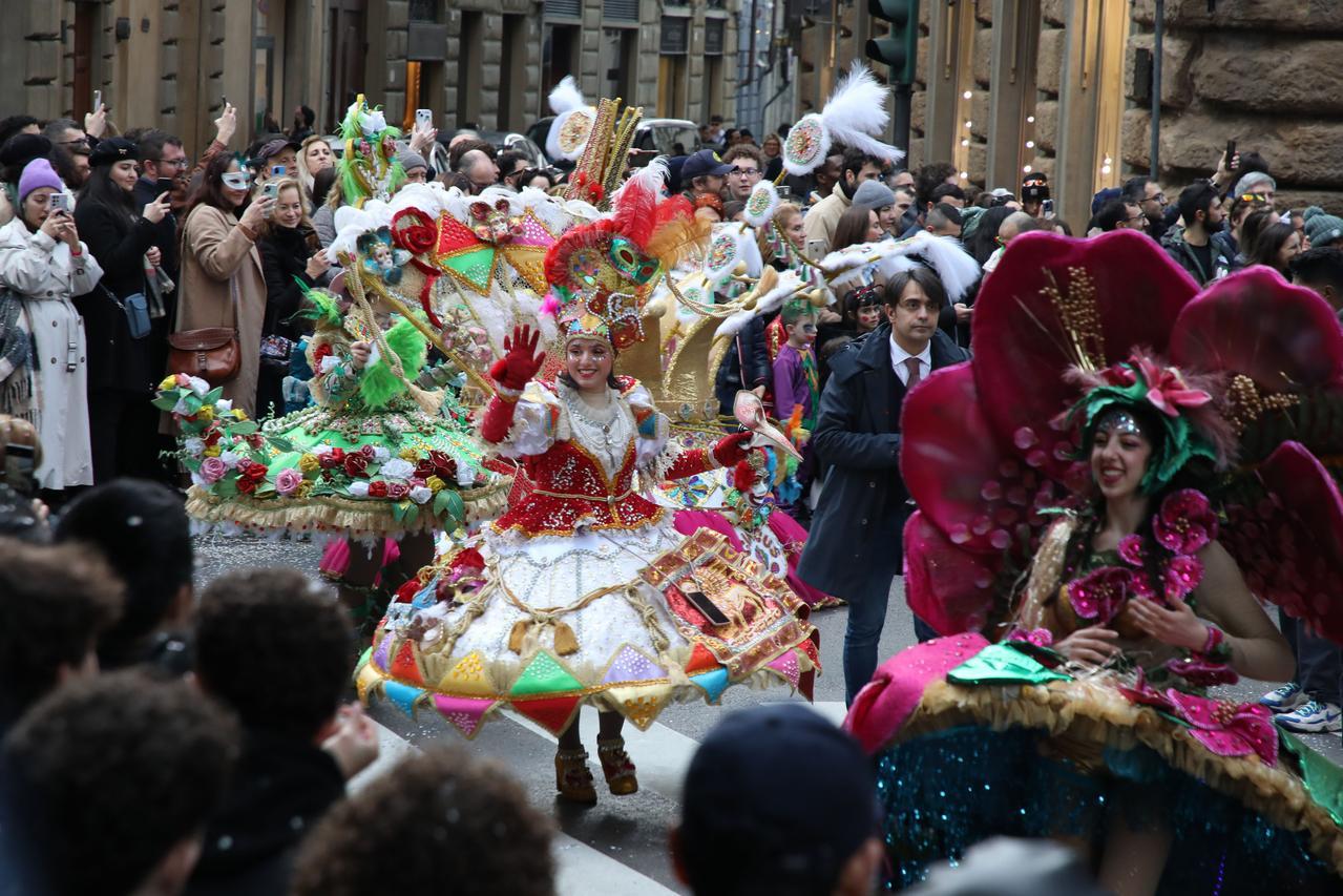 Il Carnevale fiorentino. Dal gran ballo a Palazzo alla parata in centro