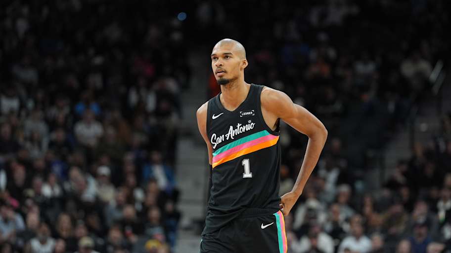 Wembanyama shows tactical superiority of baldness as Spurs search for spark