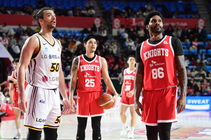 "리그 경쟁력 오를 것" KBL 외인 2명 동시 출전, 사령탑들의 생각은?
