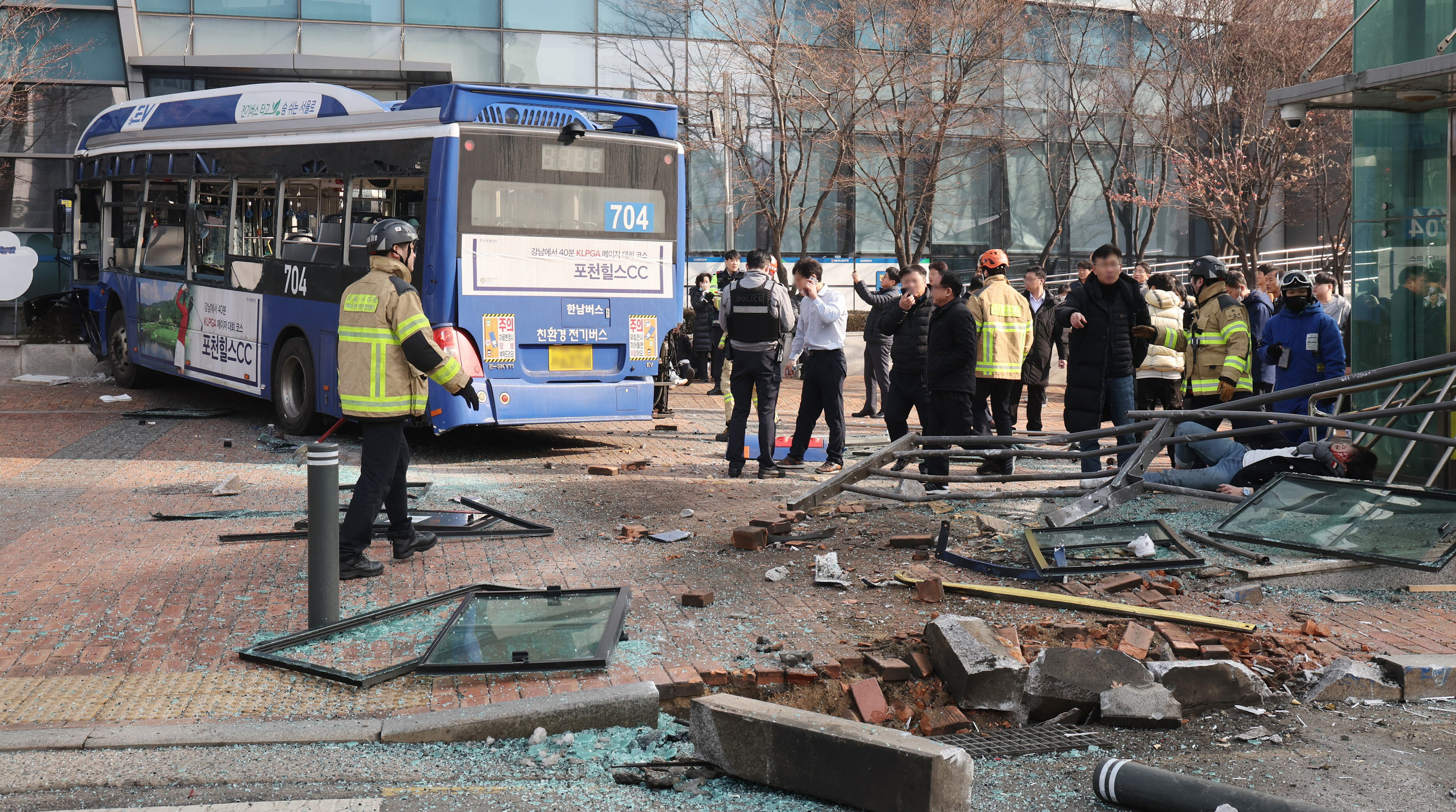 Breaking: Seoul bus crashes into bank, 13 injured near Seodaemun Station