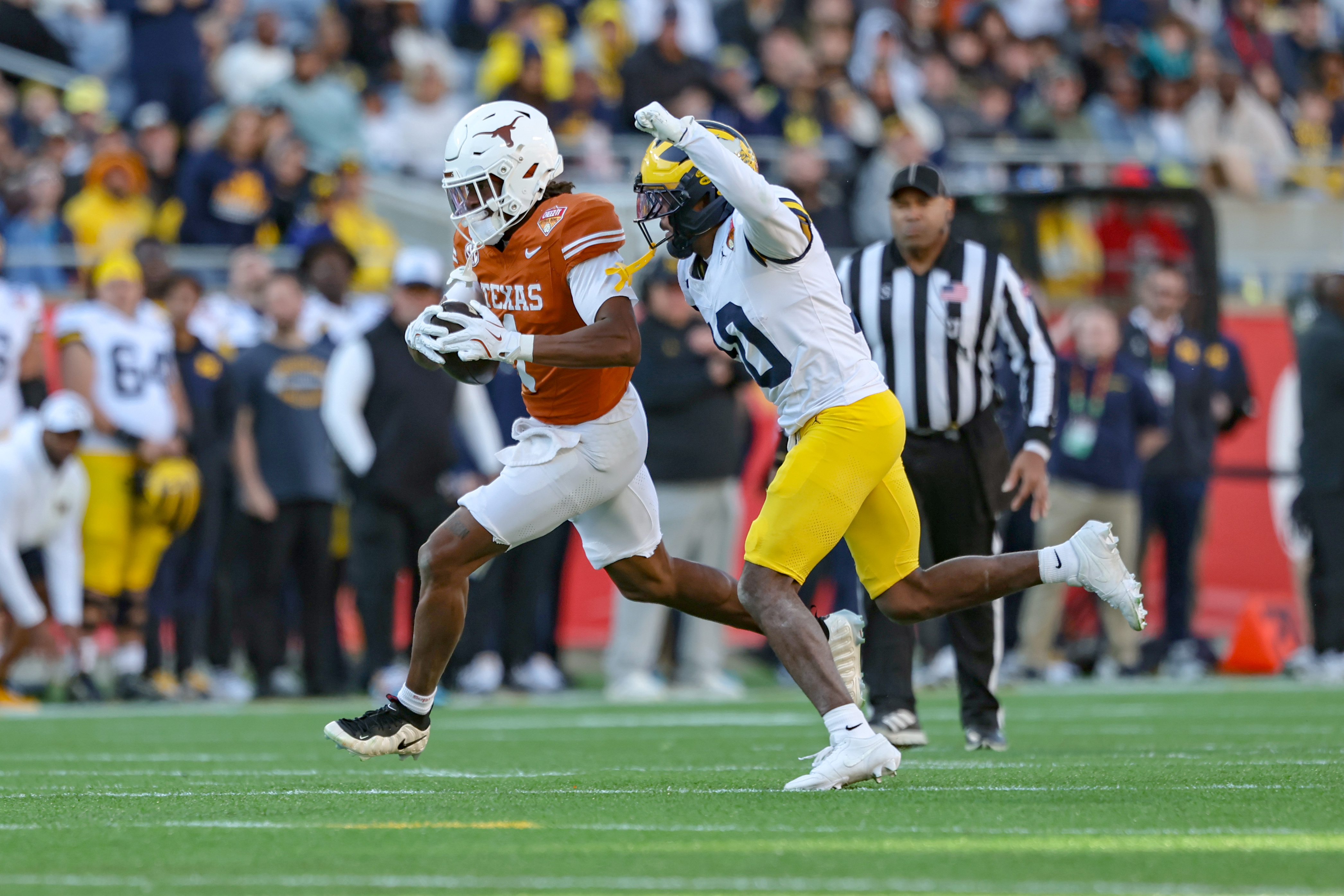 Longhorns daily news: Ryan Wingo opts to ‘run it back’ at Texas after ...