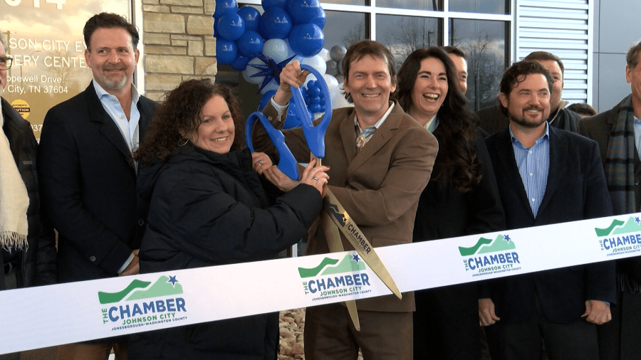 Johnson City Eye Surgery Center cuts ribbon at their new facility