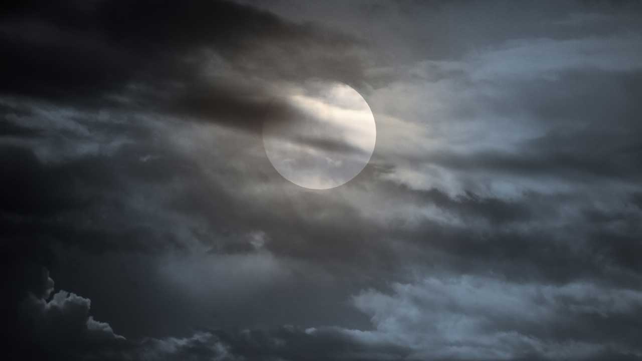 A break from the snow overnight - Staying cold