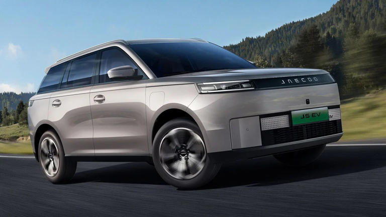 EBRO vuelve a posponer la producción del Omoda 5 eléctrico en Barcelona