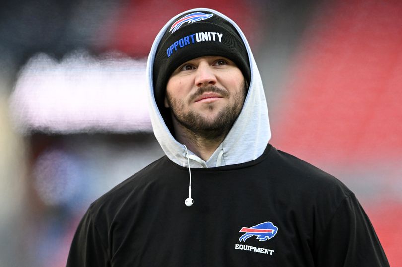 Josh Allen taken aback after Hailee Steinfeld awkwardly exposes her NFL ...