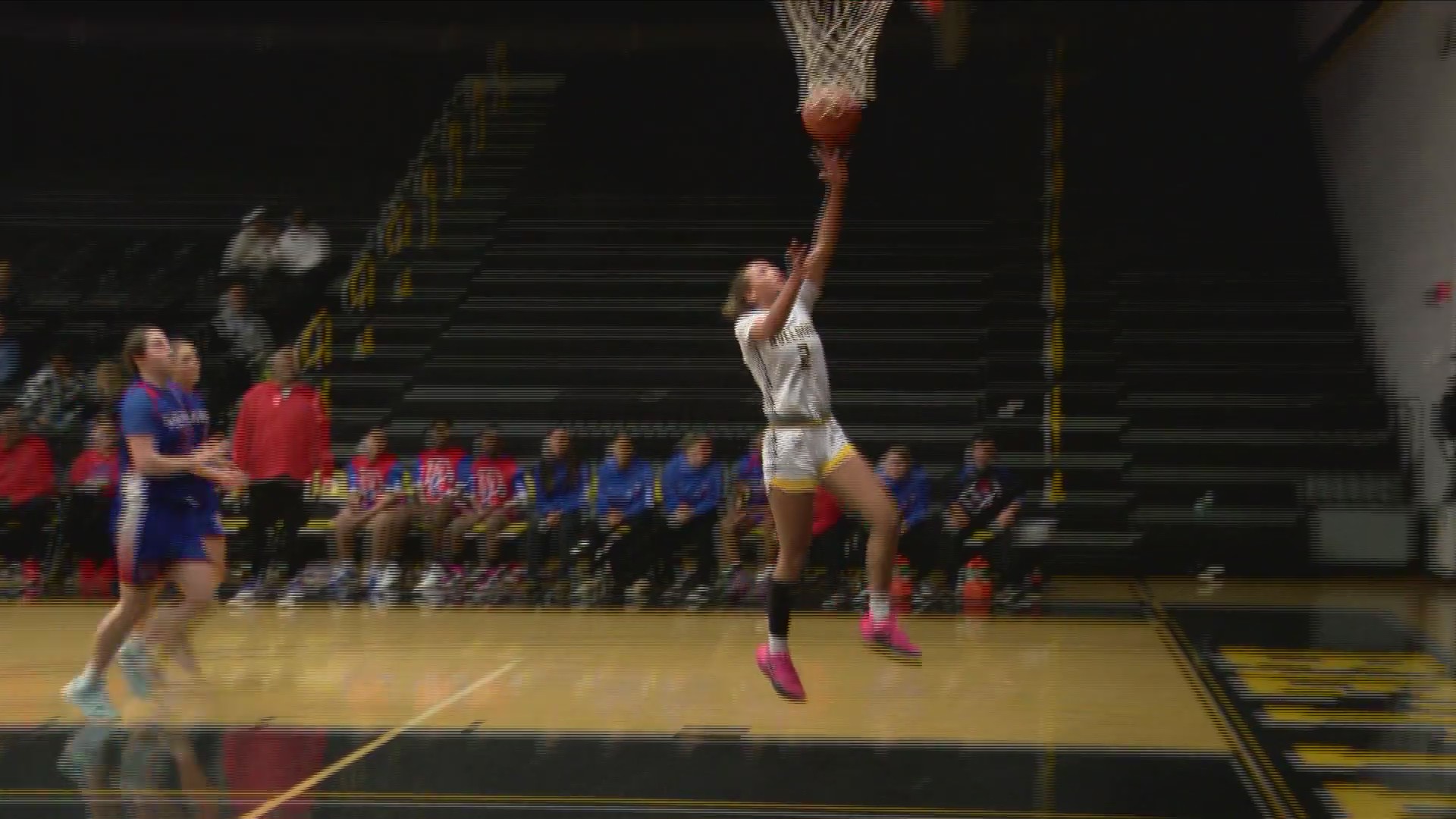 Bettendorf girls making big plays against Central
