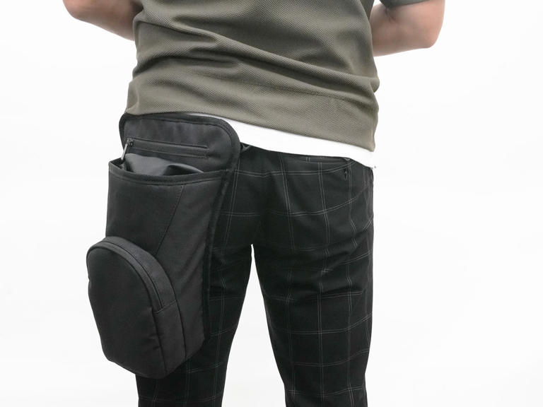 100-400mmクラスを肩掛けで携行できるレンズケース