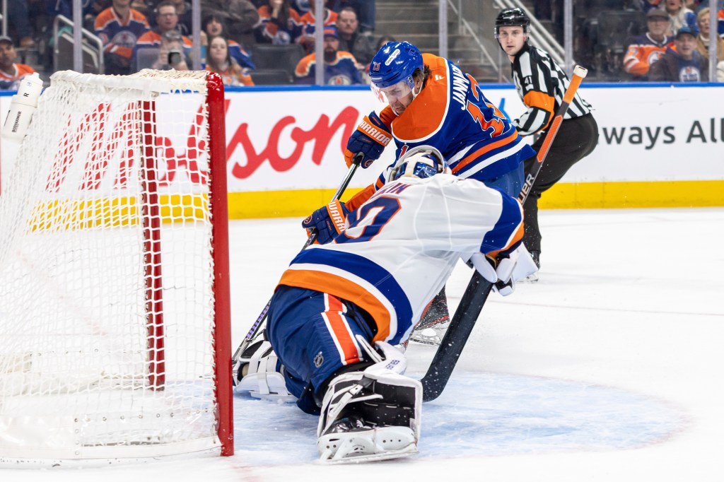 Ilya Sorokin’s prowess powers Islanders to strong road win over Oilers