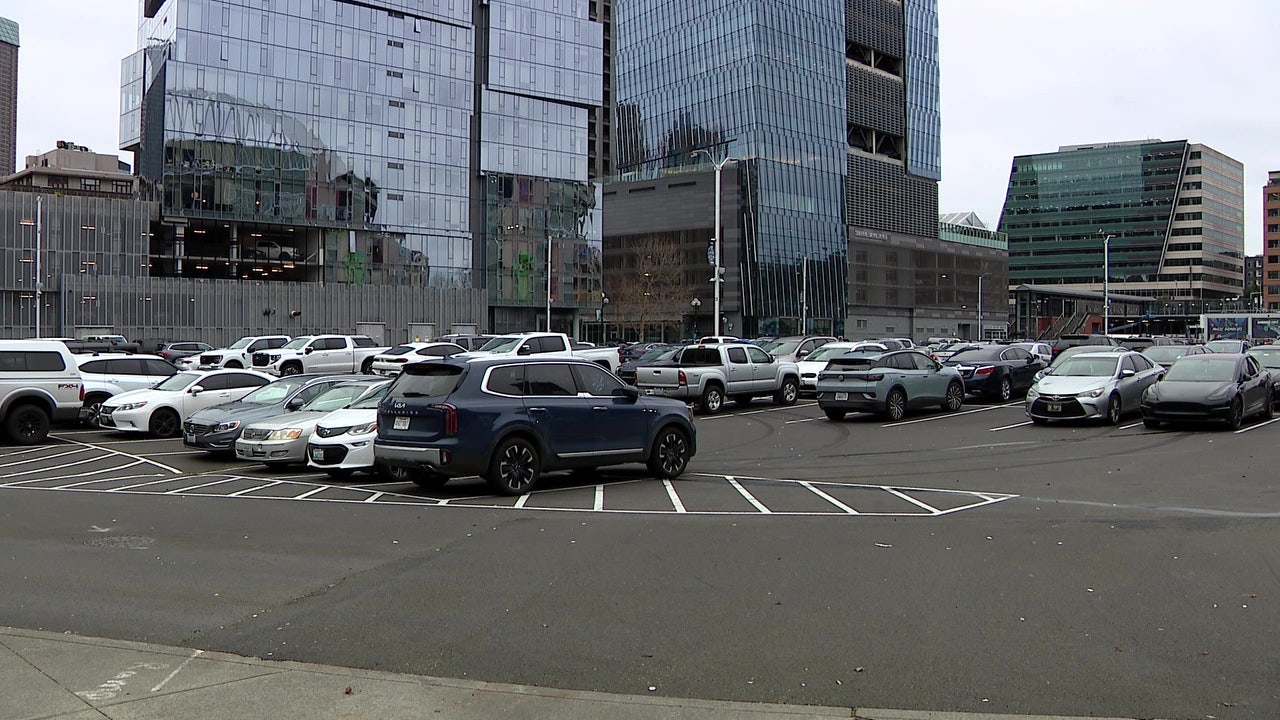 How to beat pricey parking, traffic for Seattle Seahawks playoff game
