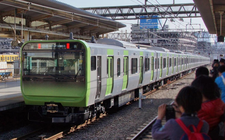 Power outage halts Tokyo commuter train lines, disrupting thousands
