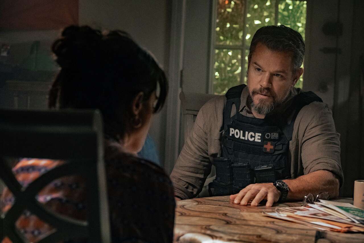 'The Rip' review: Ben Affleck and Matt Damon bring heat to a familiar ...