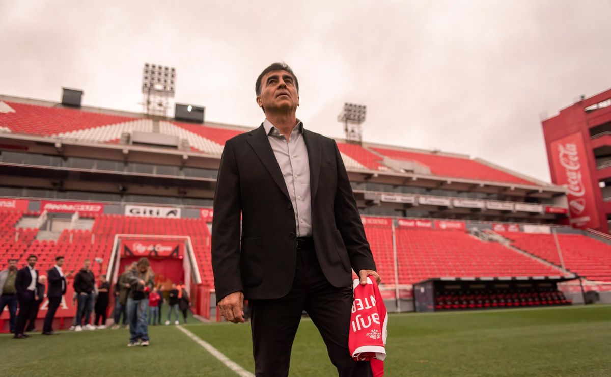 Gustavo Quinteros, sobre un regreso a Colo Colo: “La opción de volver ...