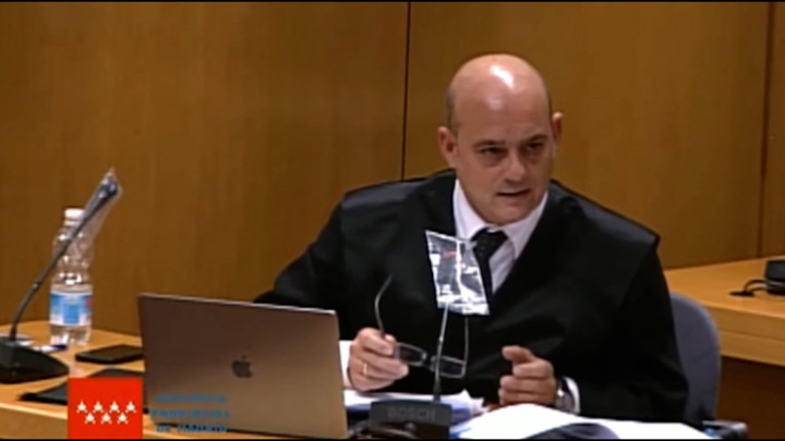 Julio Iglesias contrata al despacho de José Antonio Choclán para hacer ...