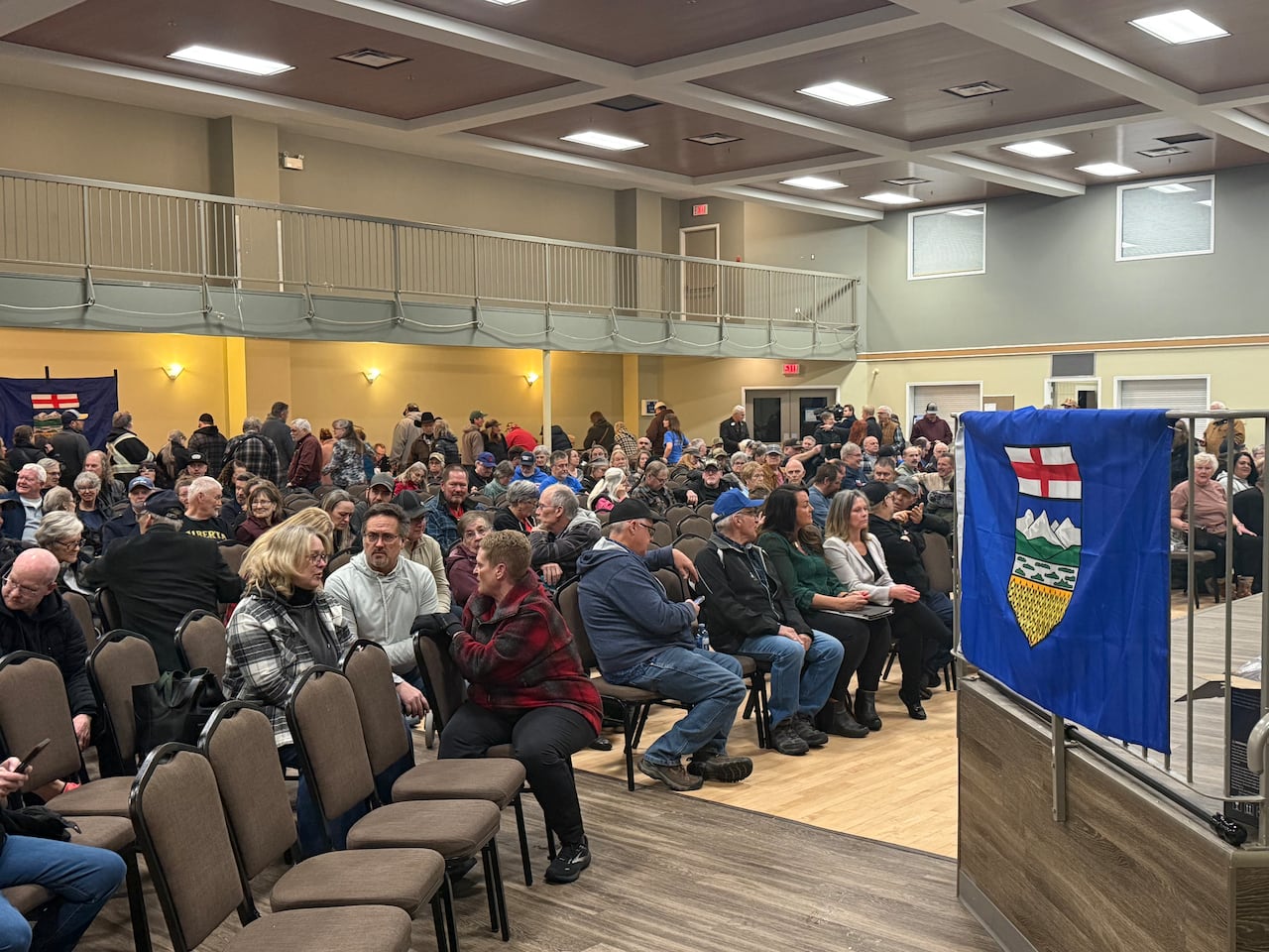 Long lineups in central Alberta to sign petition for province to leave ...