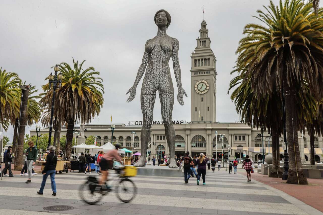 NFL to spotlight local art, host projection show in SF for Super Bowl