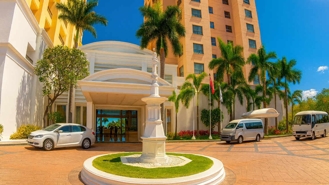 Walking inside Mövenpick Resort in Cebu
