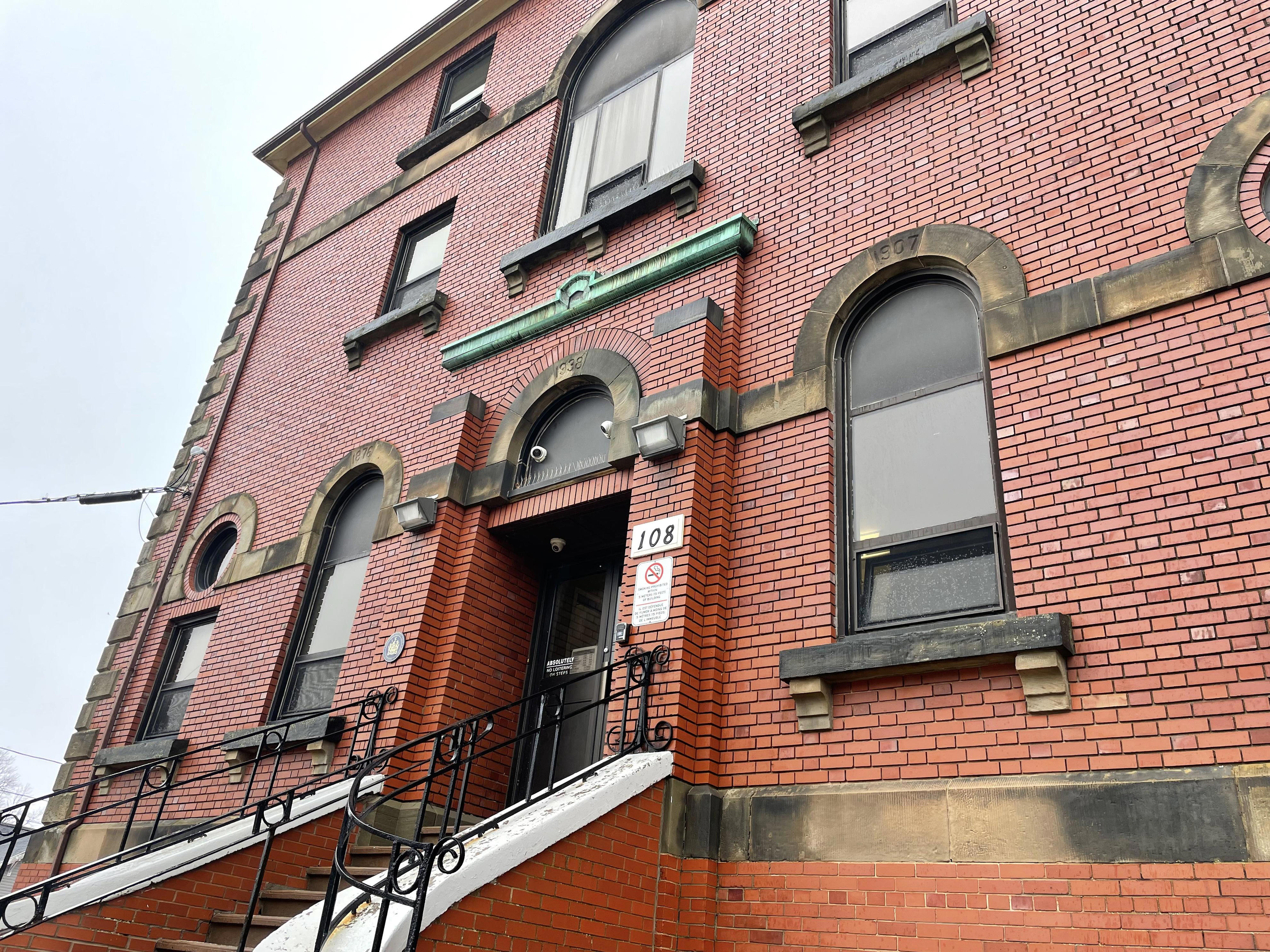 Le procès d’un ex-enseignant francophone s’ouvre à l’Î.-P.-É., mais en ...