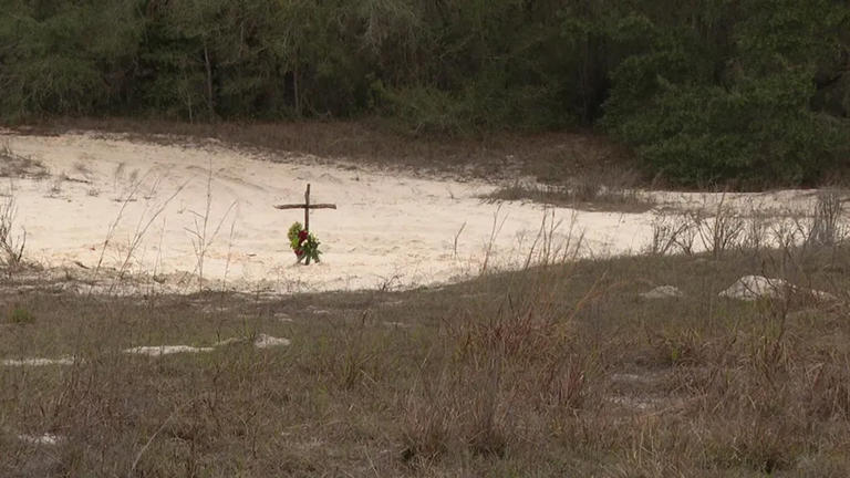 Florida teens buried alive in deadly sand tunnel collapse
