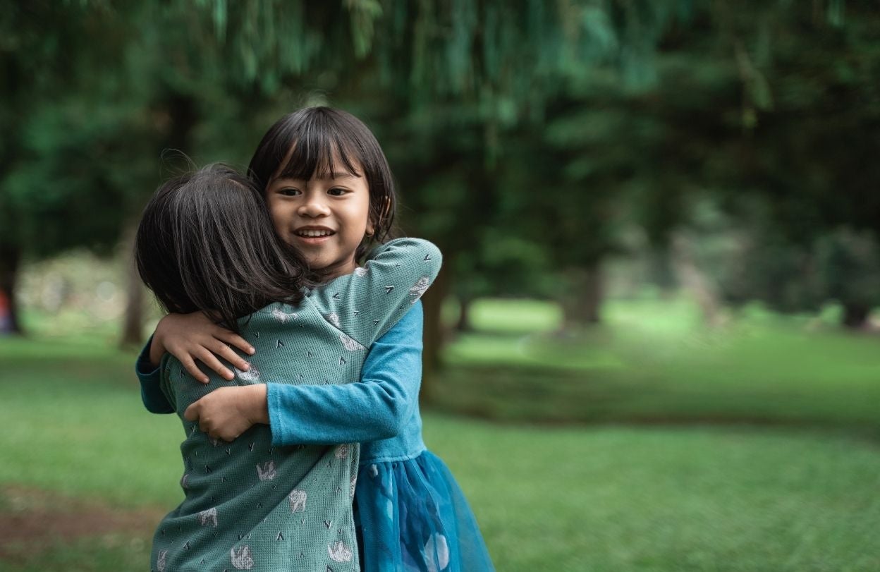 Niños felices, no niños sumisos: así se forma una autoestima sana