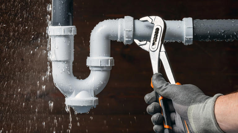 Why you should avoid pouring boiling water down the kitchen sink at all ...