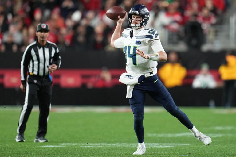 Sam Darnold suddenly questionable with new injury in Seahawks playoff worry