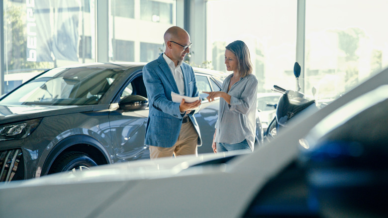 Tips to negotiate the best deal possible on a new car